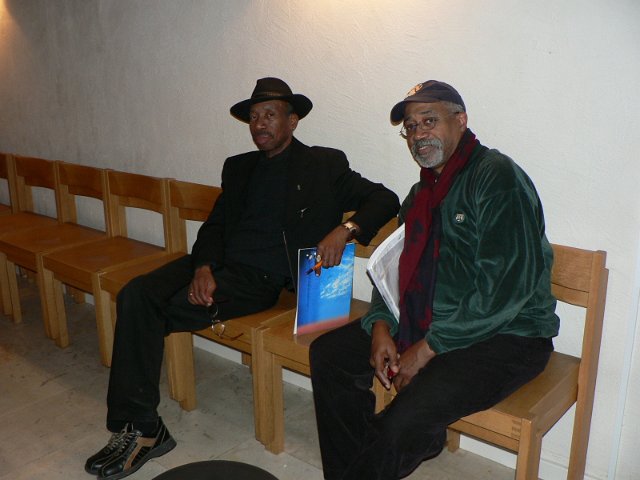 12_Fitzroy and Leon - The Jackson Singers